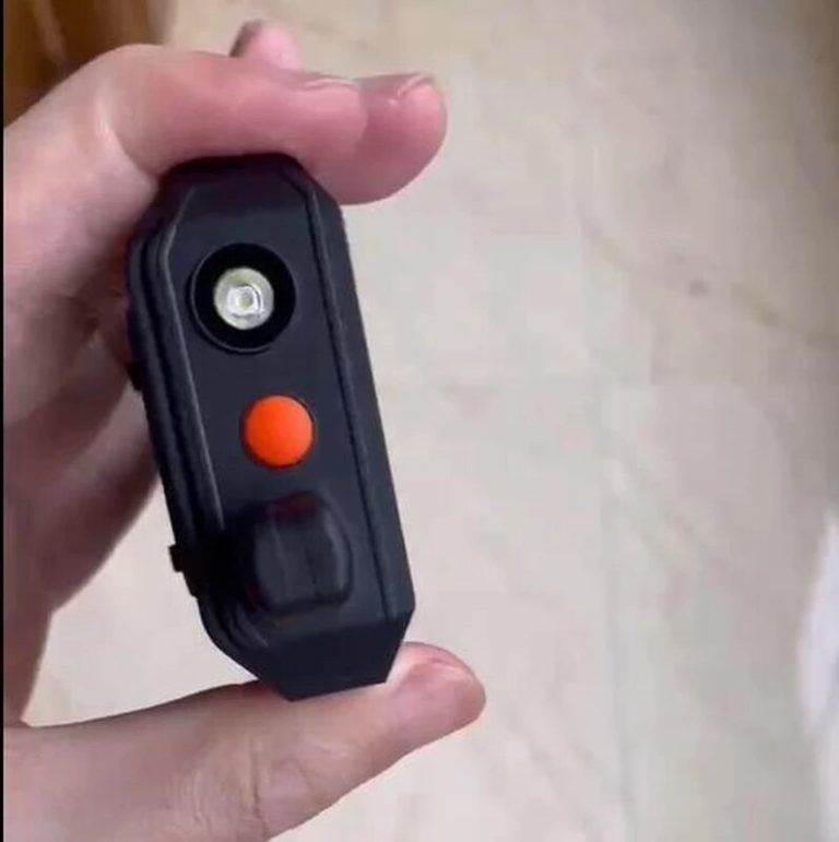 Dual Sim PTT POC Walkie Talkie IP68 Waterproof 4G Android phone Two Way ...